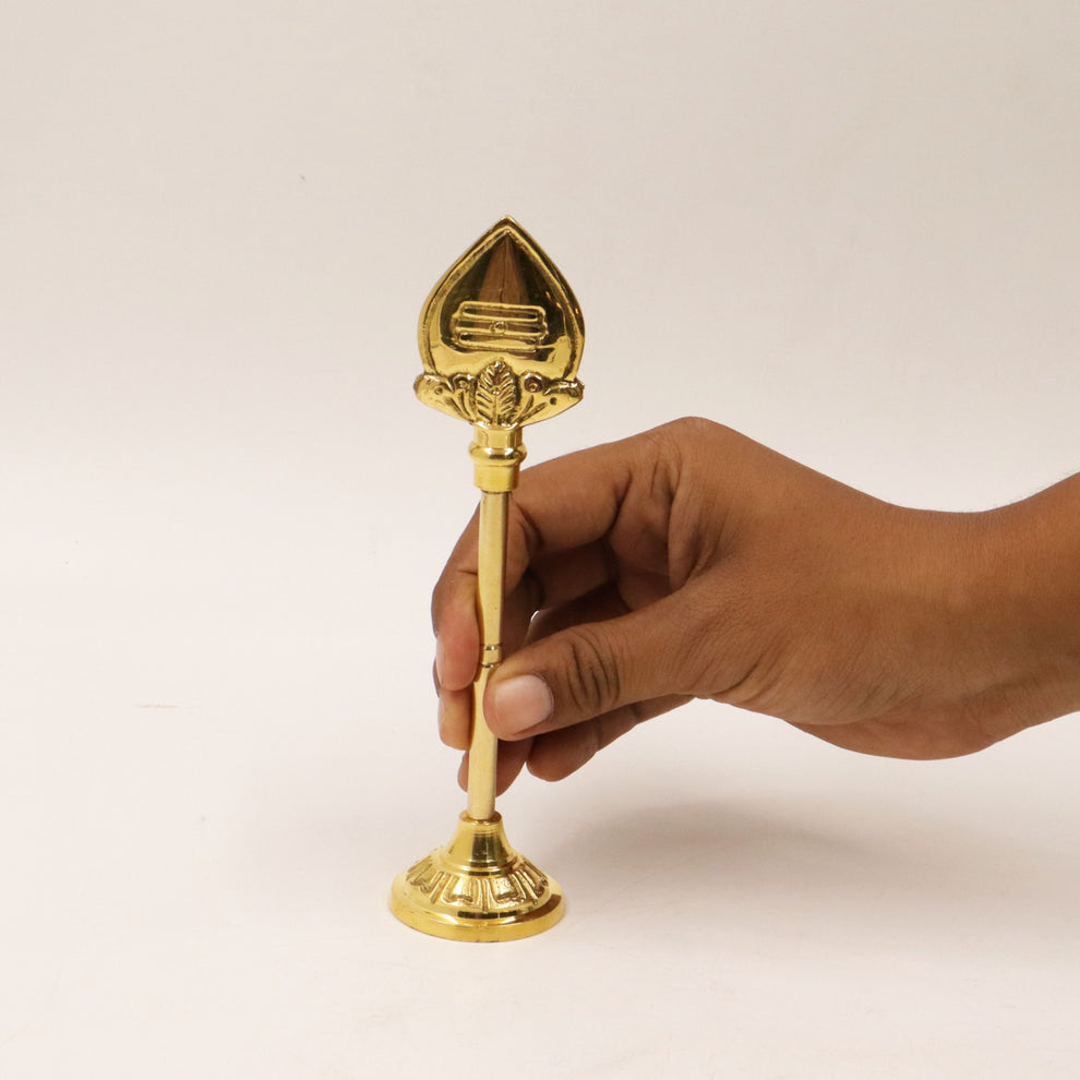 Buy Lord Muruga Vel Idol with Round Base - 110gm – Pujalane